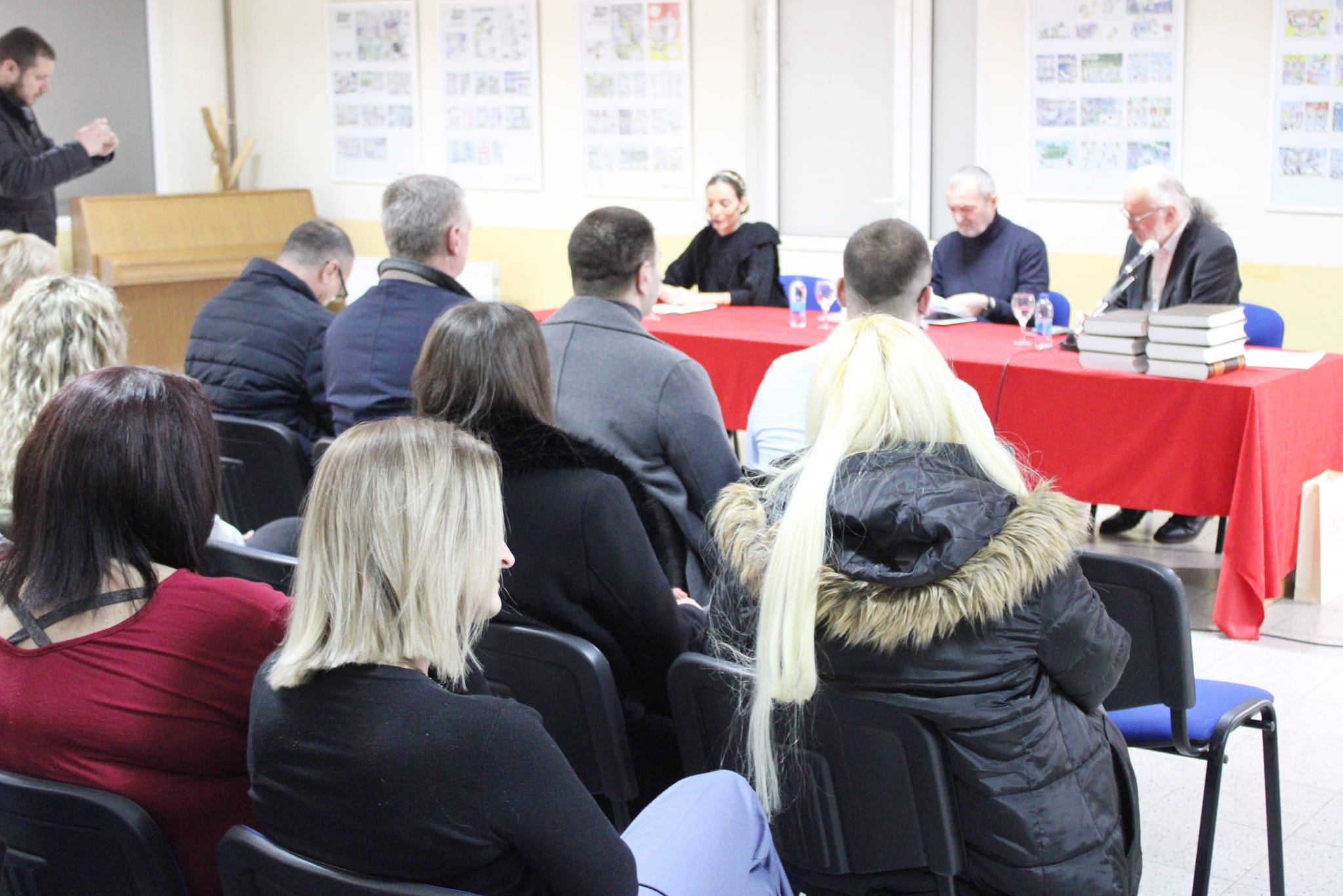 Lopare: Književno veče povodom potpisivanja sporazuma Opštine i Matice srpske i proslave Dana ...