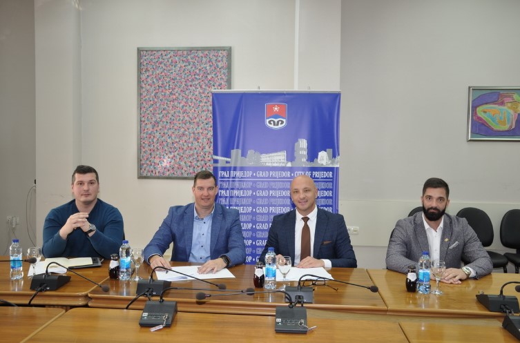 Potpisan ugovor sa produkcijom Potpisan ugovor sa produkcijom