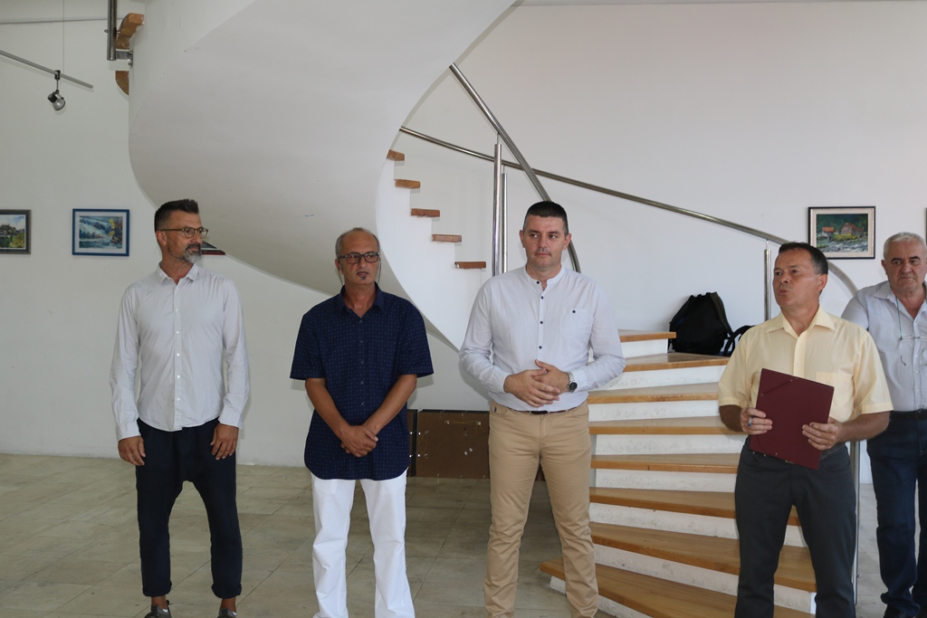 Mrkonjić Grad: Otvorena izložba slika „Mali format“ - Nacelnik